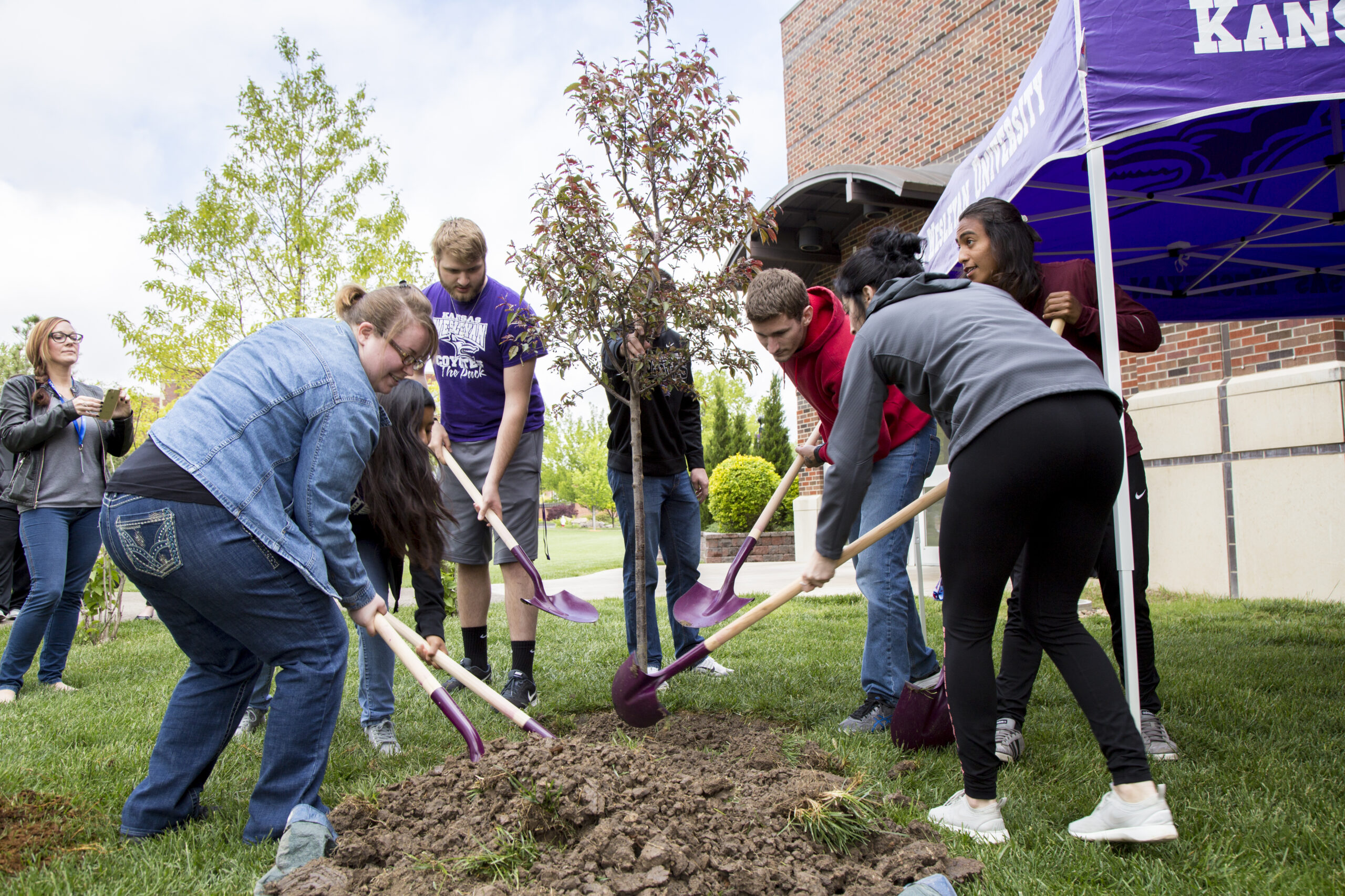 Students Dig Into Tree Planting On Arbor Day Kansas Wesleyan University